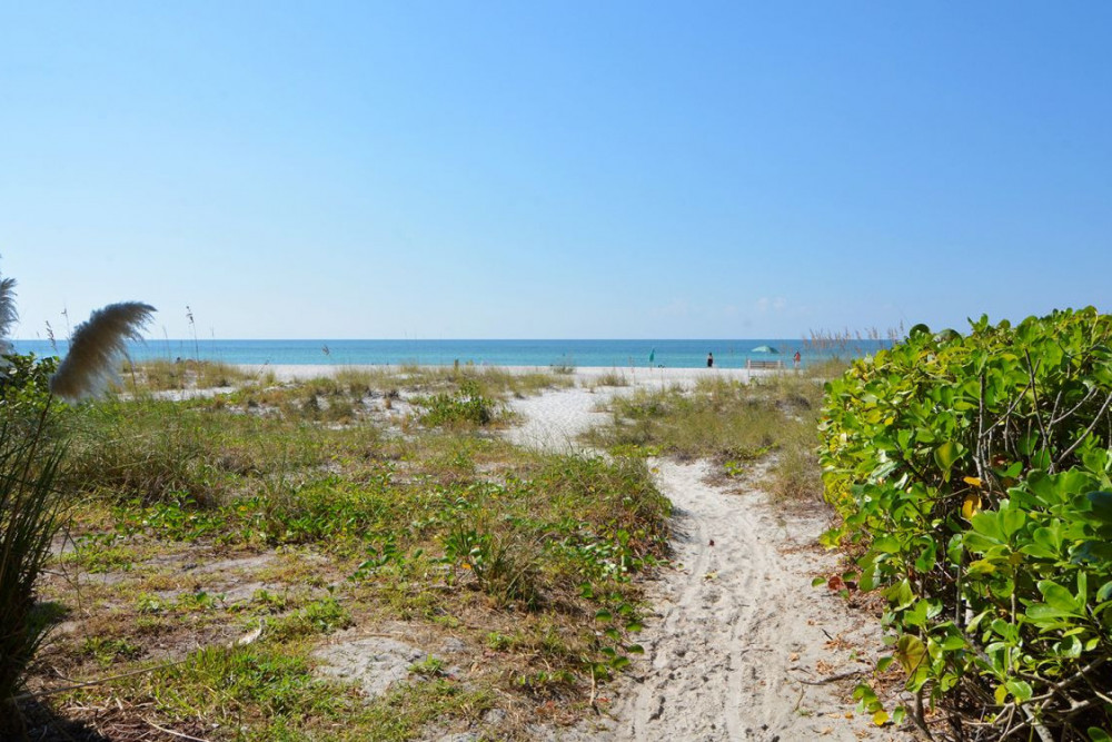 Holmes Beach 321, 2 bedroom Condo in Florida | Top Villas
