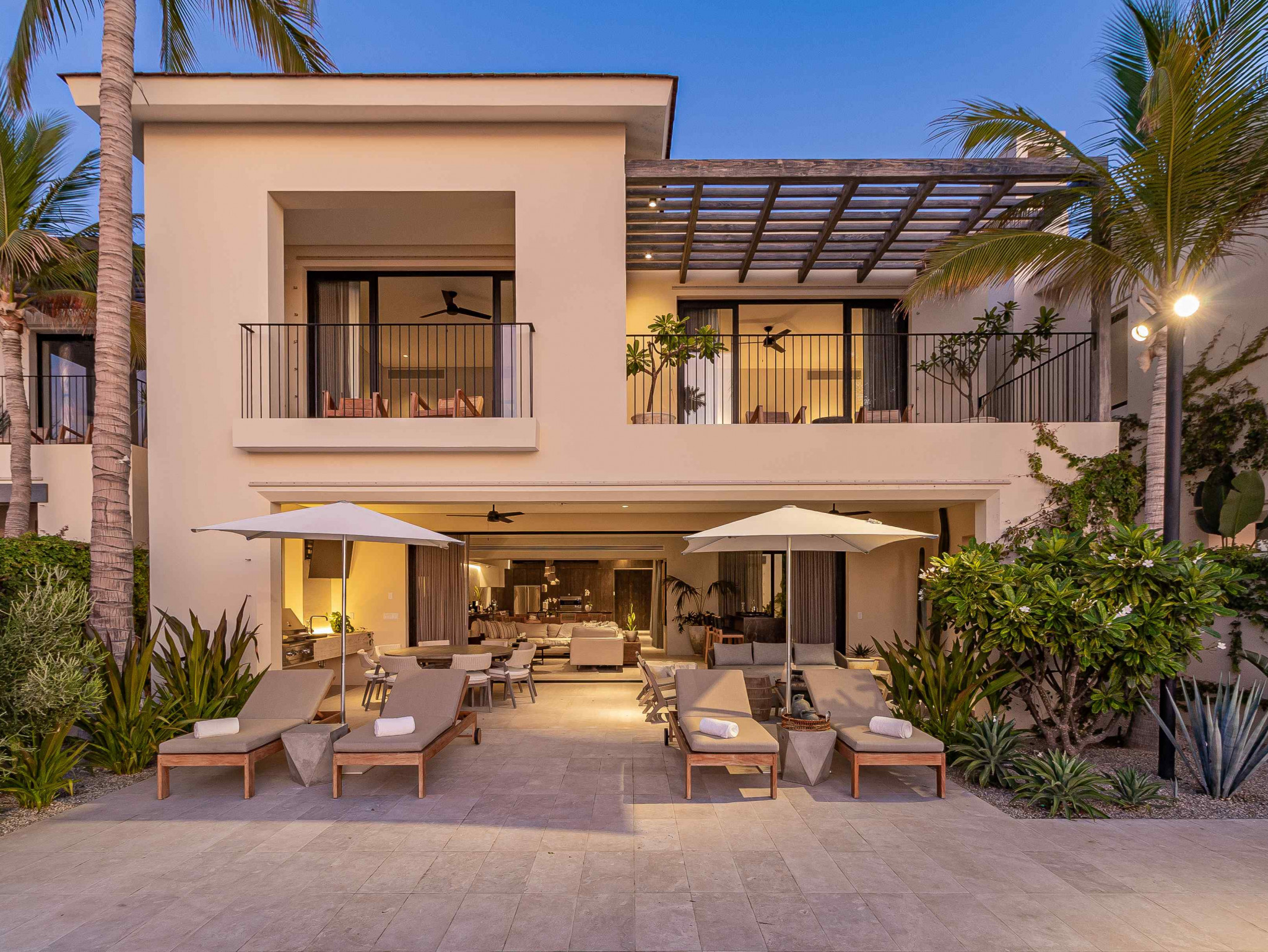 All-inclusive villas with private chef for 2024/2025